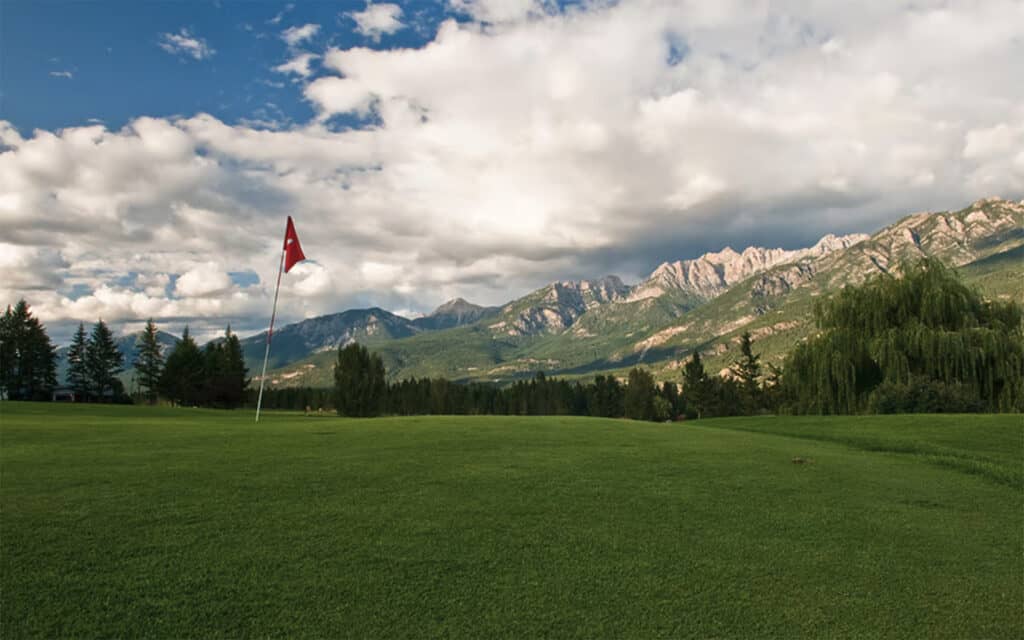 The Scenic Coys Par 3 Golf Course in Fairmont Hot Springs
