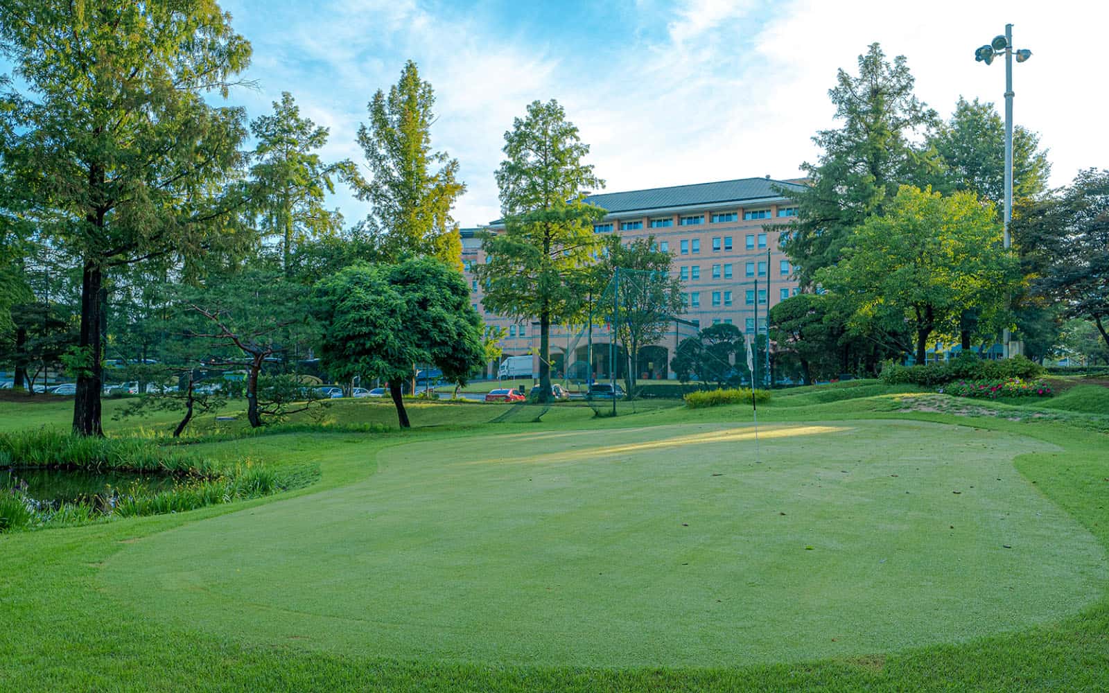 Par 3 Course in Seoul - The Mayfield Hotel Par 3 Course